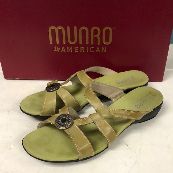 Munro | Shoes | Munro American Chloe Avocado Green Leather Sandals ...